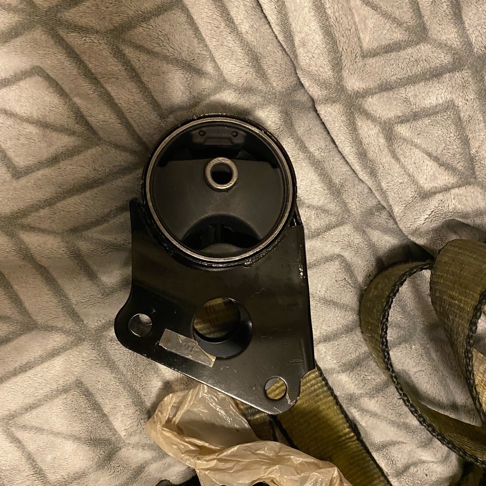 05 Nissan Altima 2.5 S Front Engine Mount - Gem